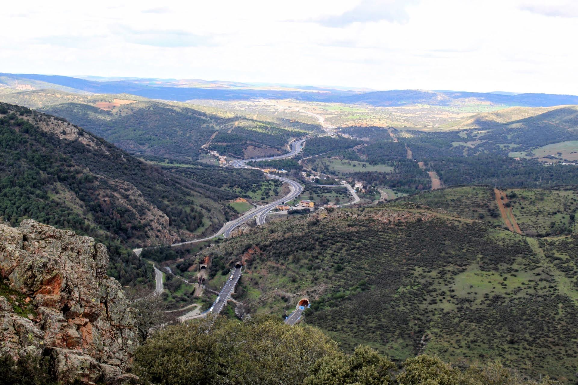 Mirador Cerro del Castillo y Cueva de los Muñecos (Despeñaperros ...